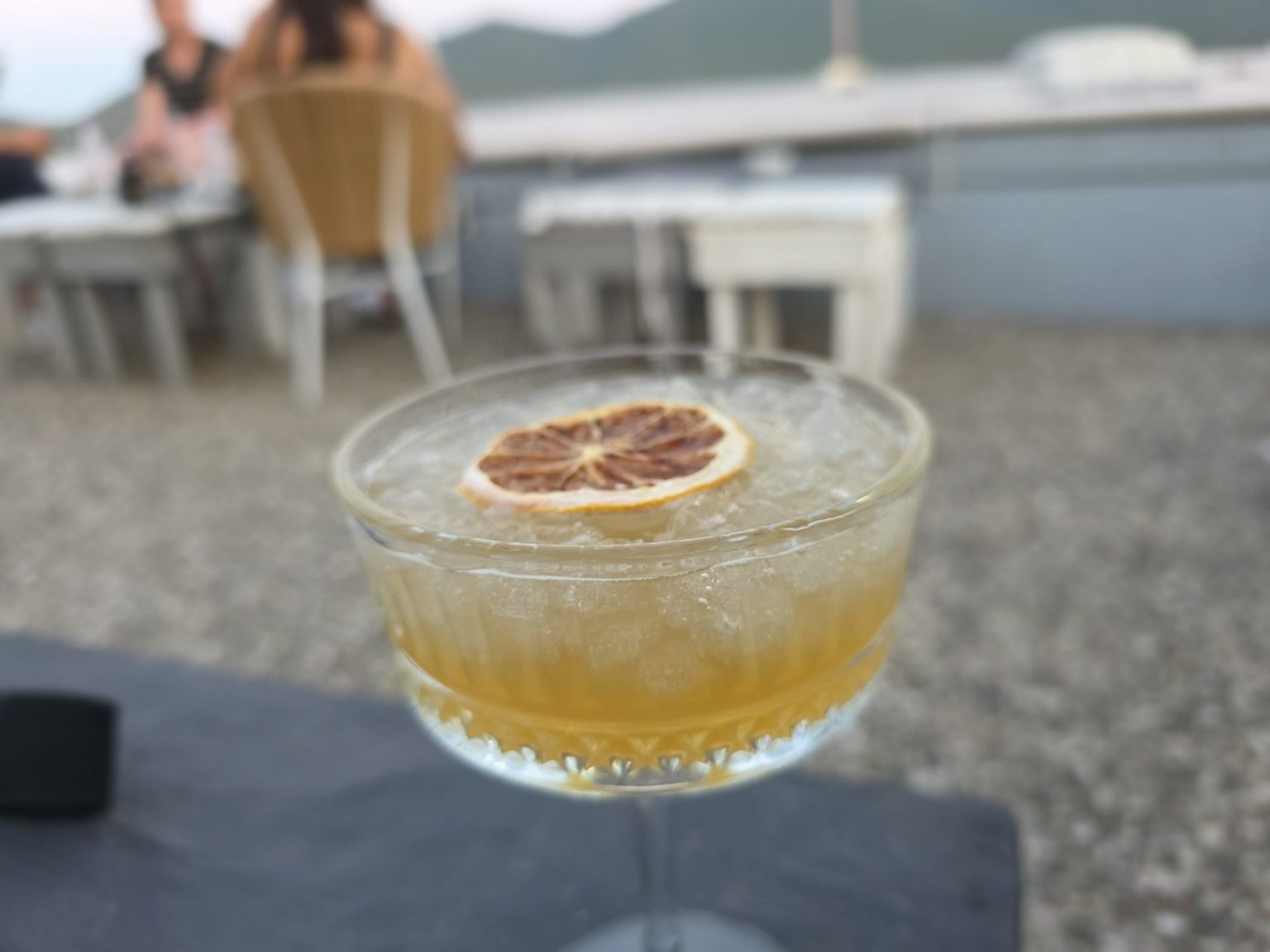 Santorini Spritz – Sommergenuss mit Pfirsichnote - Hellas Bote